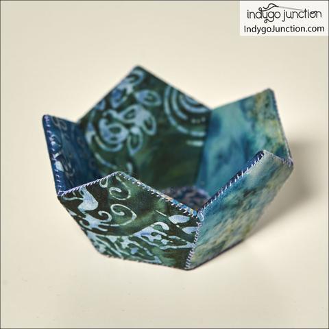 Faceted Spheres & Bowl Pattern - Fabriflair